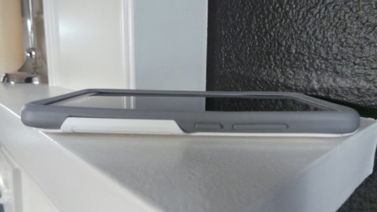 What is the Difference between Otterbox Defender and Commuter Cases?